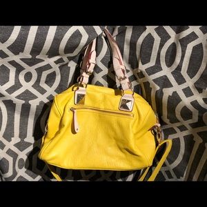 Shoe Dazzle | Bags | Beautiful Yellow Spring Purse | Poshmark